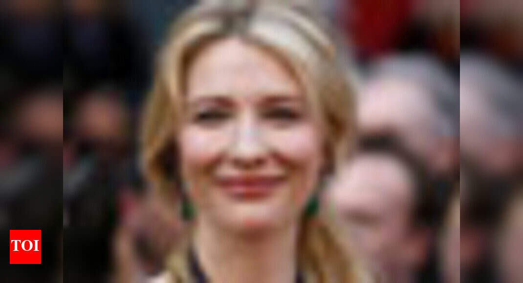 Cate fights spots with toothpaste | English Movie News - Times of India