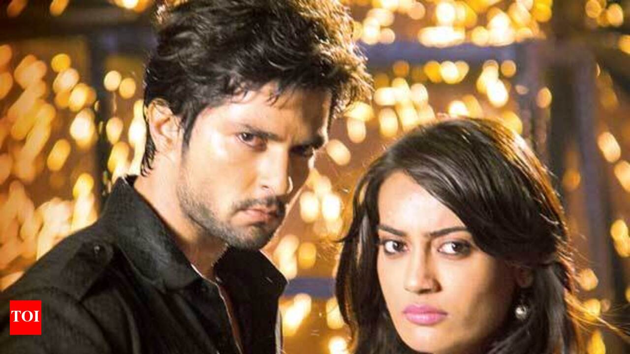 Asad And Zoya Offscreen