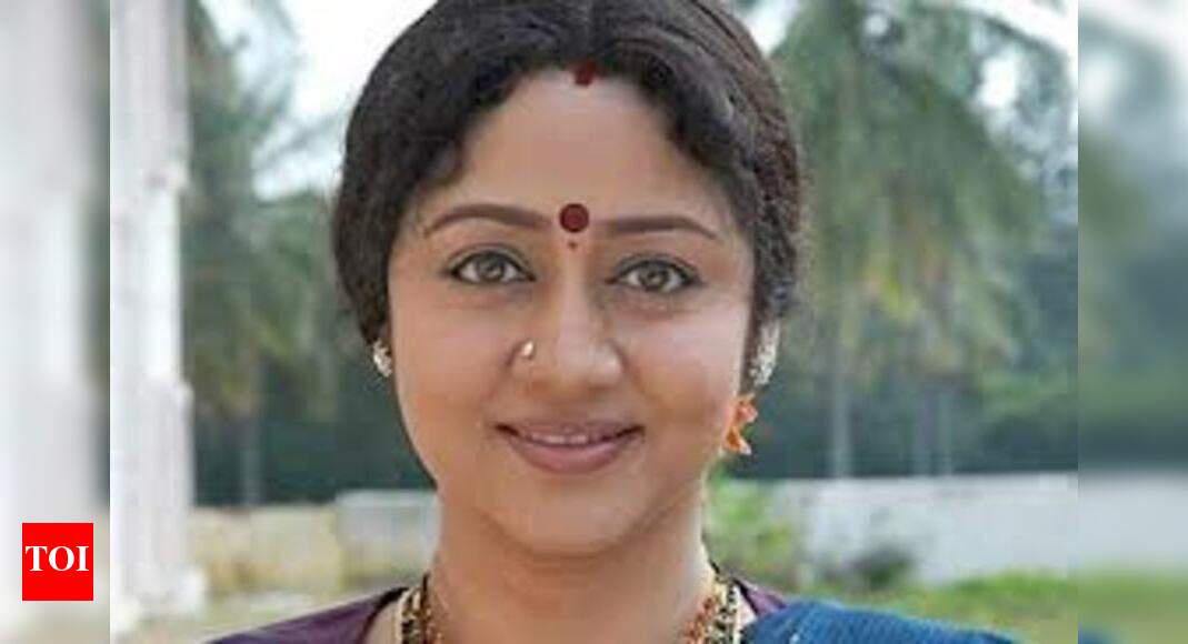Vinaya Prasad is back on mini screen - Times of India