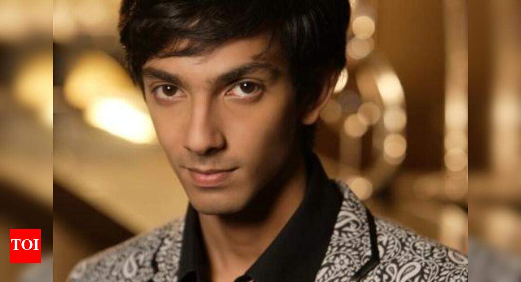 Varun complains about Anirudh | Tamil Movie News - Times of India