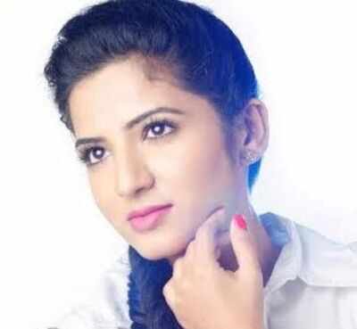 Kaavya Sha to debut with Paisa | Kannada Movie News - Times of India