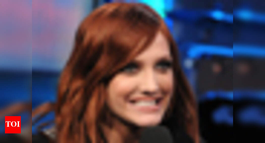 Ashlee turns designer | English Movie News - Times of India