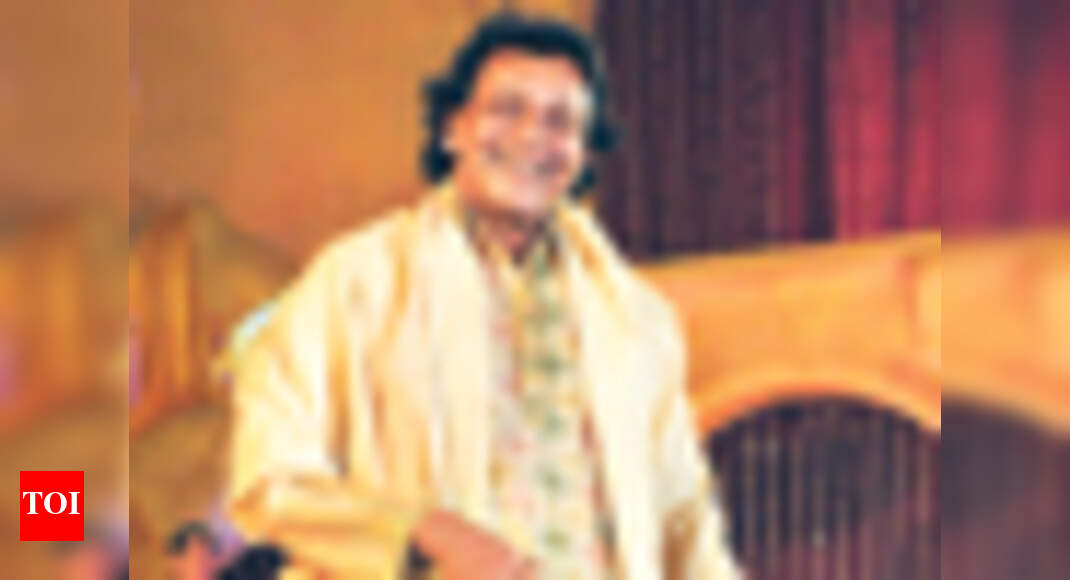Shah Rukh is way up there!: Mithun | Hindi Movie News - Times of India