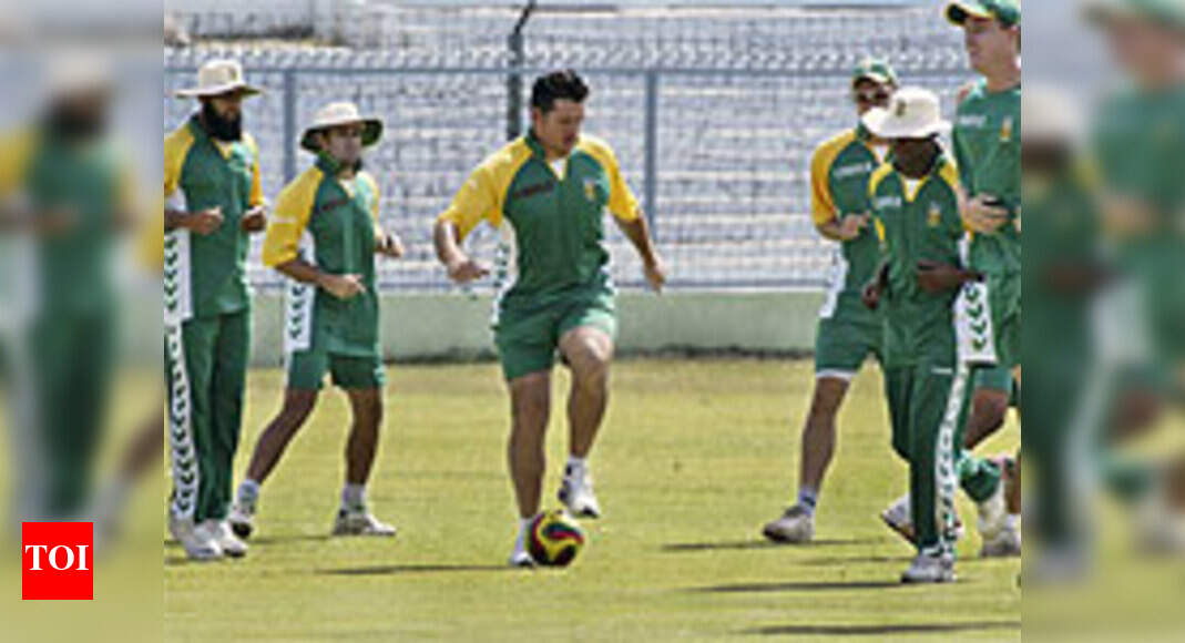 Smith undaunted by dry pitch for Kanpur Test | New Zealand in India ...