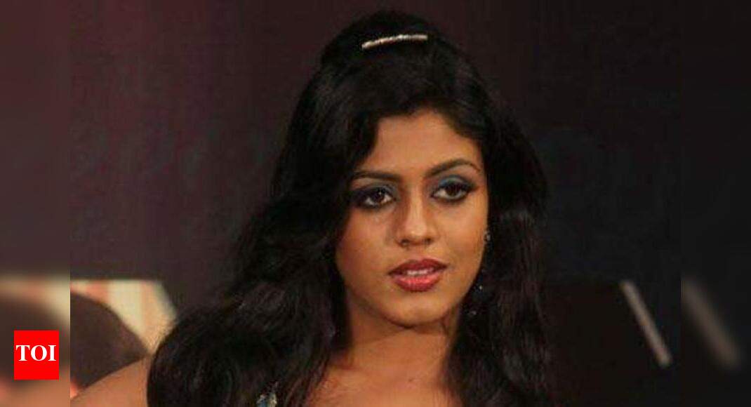 Iniya's role a surprise package? | Tamil Movie News - Times of India