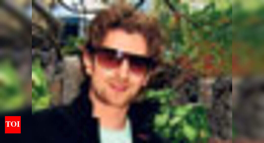 Neil Mukesh’s narrow escape | Hindi Movie News - Times of India