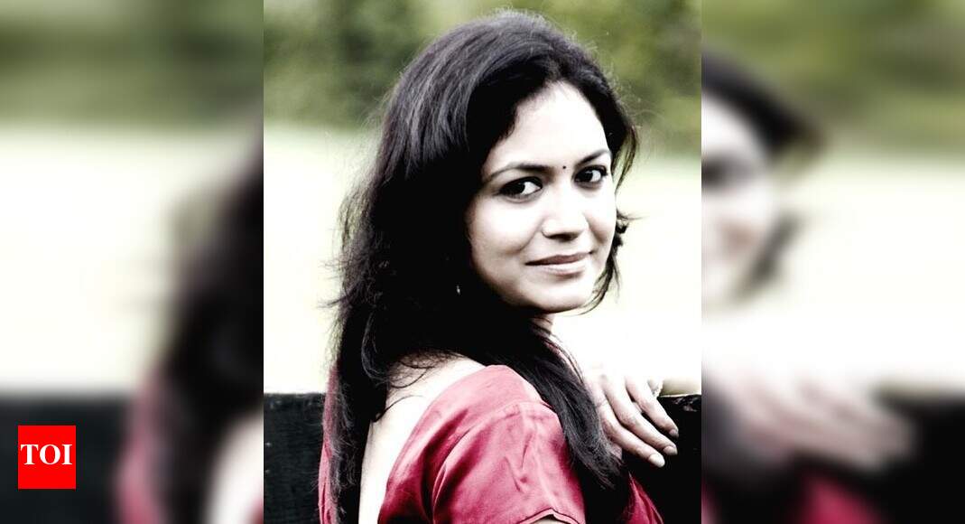 Anchor Sunitha debuts in T’wood - Times of India