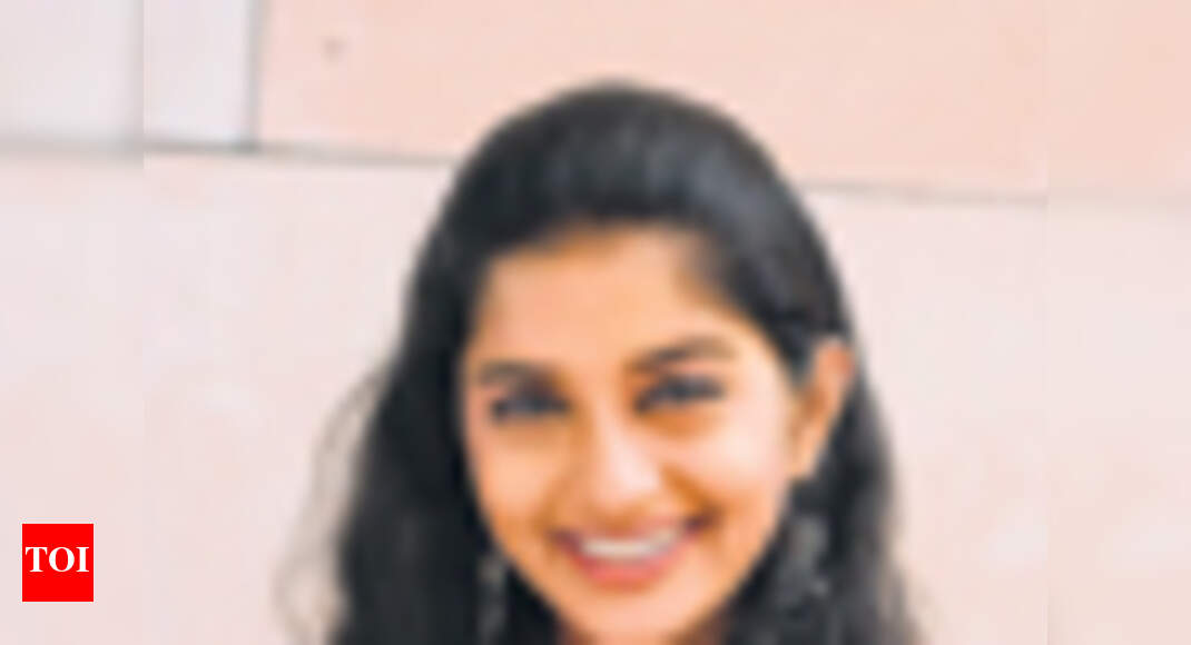 Meera returns | Hindi Movie News - Times of India