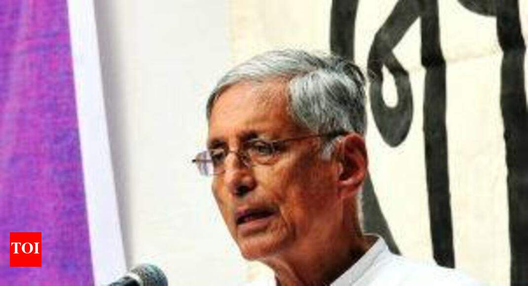 Rajmohan Gandhi joins AAP | India News - Times of India