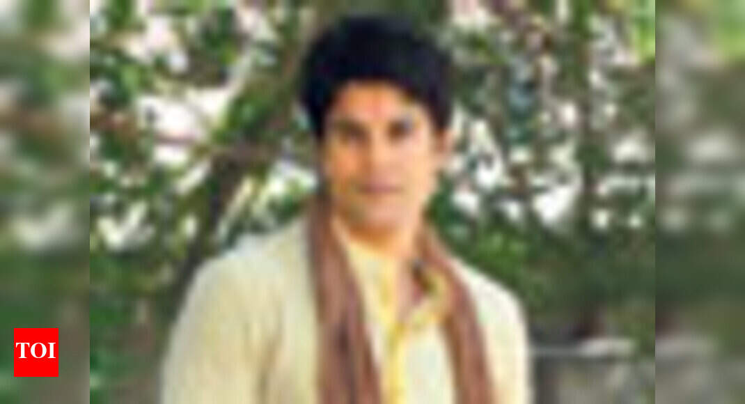 Rajeev is single and happy - Times of India