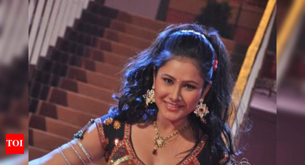 Priyanka Pandit all set to make it big | Bhojpuri Movie News - Times of ...