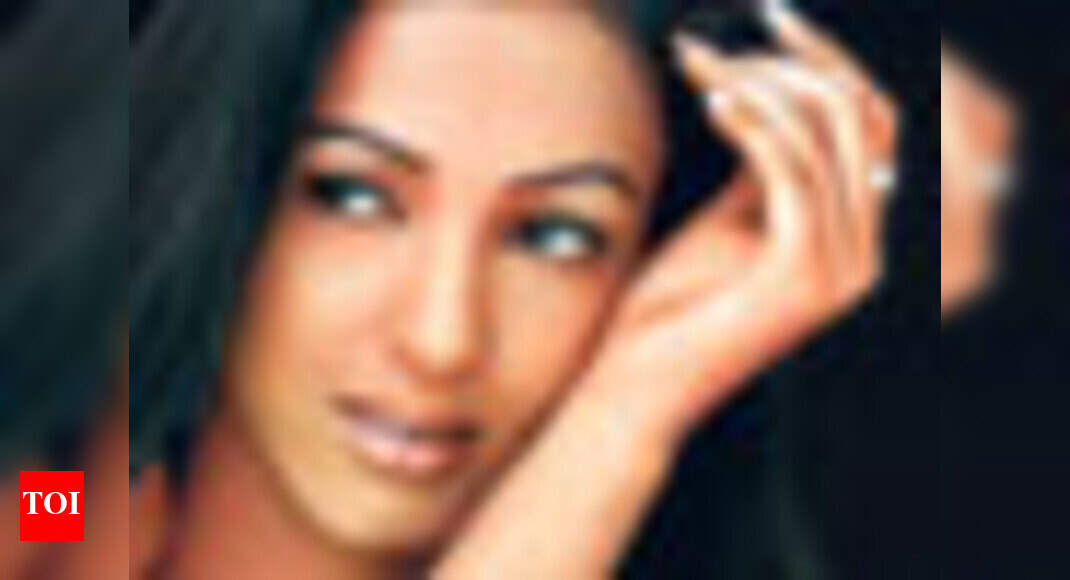 Sonal’s back on the sets | Hindi Movie News - Times of India