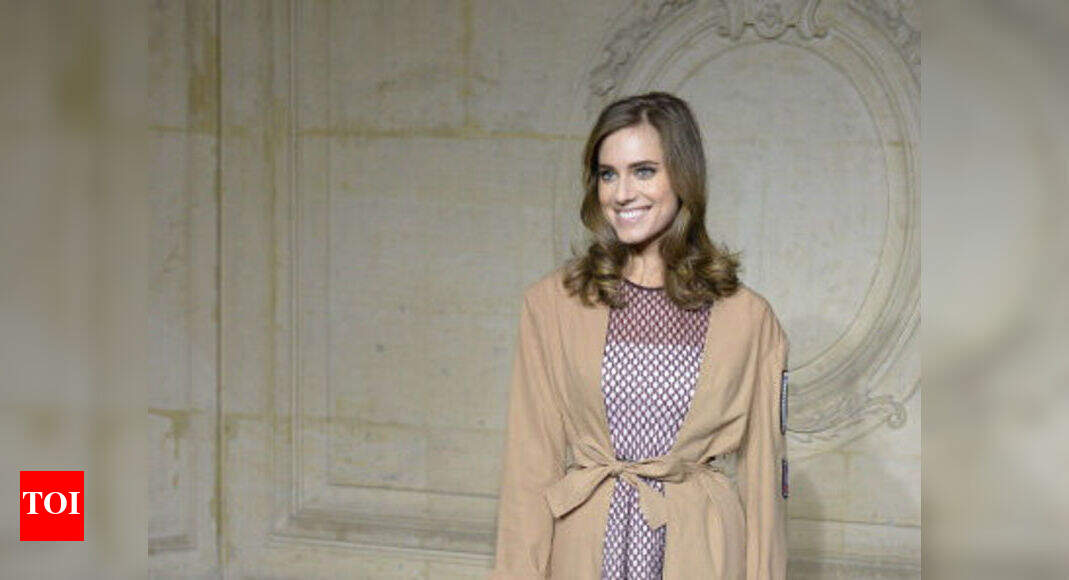 Allison Williams has got engaged - Times of India