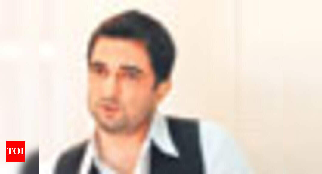 Sanjay goes home after 18 years | Hindi Movie News - Times of India