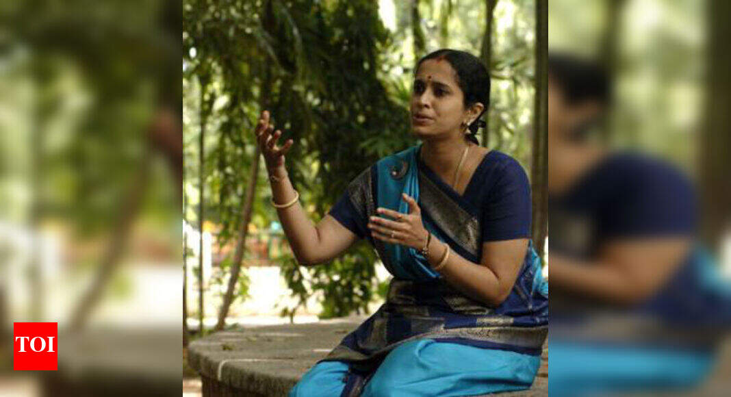 Vishaka Hari to perform in Bangalore on Women's Day | Kannada Movie ...