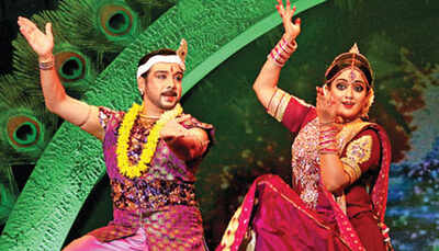 Kavya and Vineeth performed at Raveendra Sandhya in Kochi | Events ...