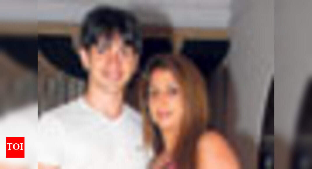 Ramesh Dembla hosts a b'day bash | Events Movie News - Times of India