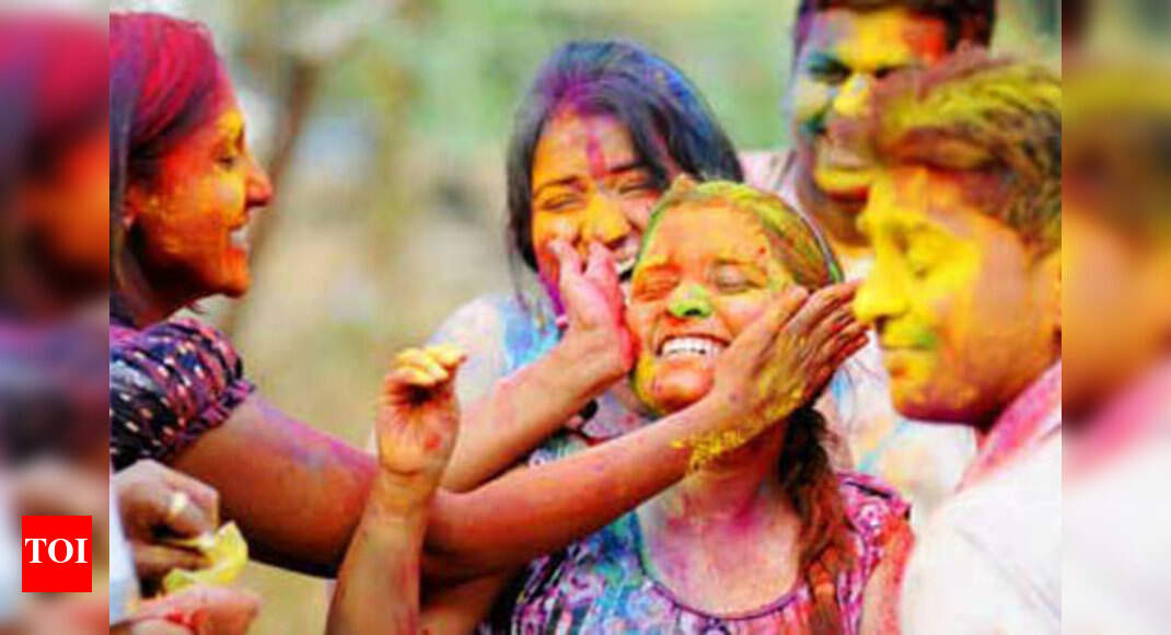 Eye care tips for Holi - Times of India