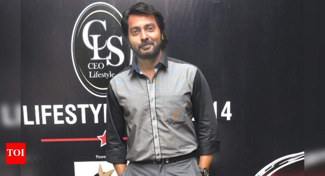 Actor Naren poses for the shutterbugs at a lifestyle expo at ITC Grand ...