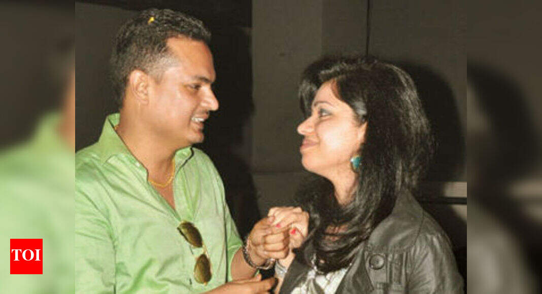 Pinky's birthday party organised by Manish Mahajan at a disco in Patna ...