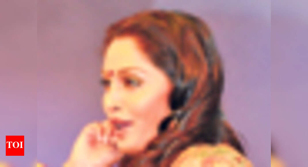 Sizzler turns heroine | Hindi Movie News - Times of India