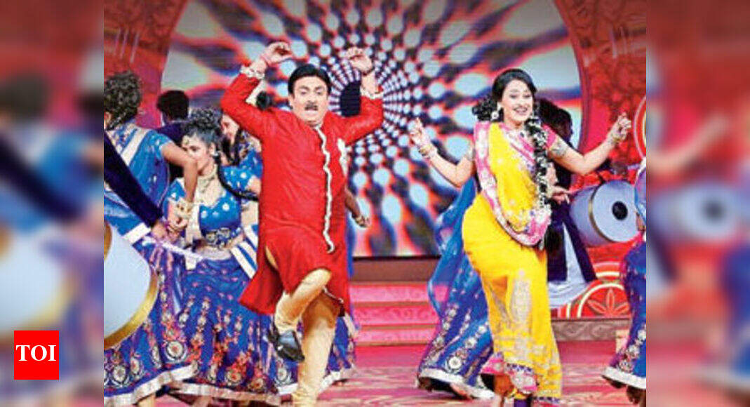 Disha gives a surprise on stage - Times of India