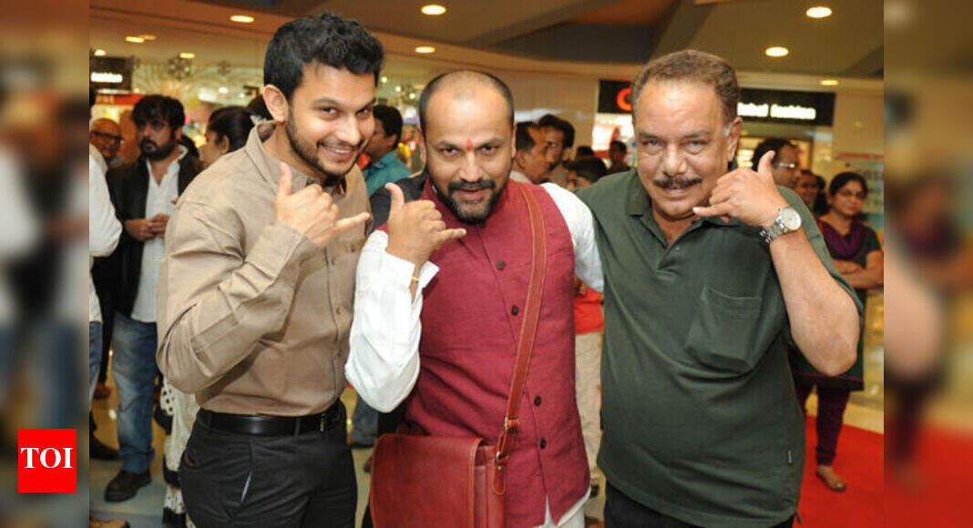 Adinath interacts with fans at Hello Nandan premiere held in Pune ...
