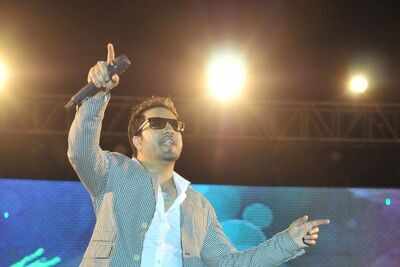 Singer Mika performs at MGIT fest in Hyderabad | Events Movie News ...