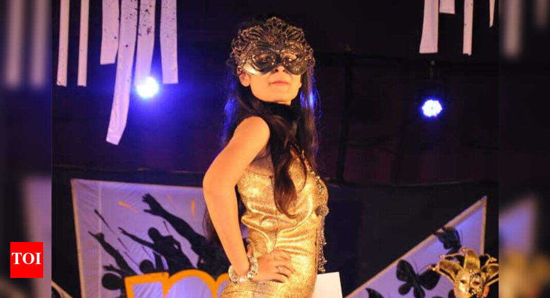 Harry Potter, Arvind Kejriwal on the ramp at NKP Salve Institute's ...