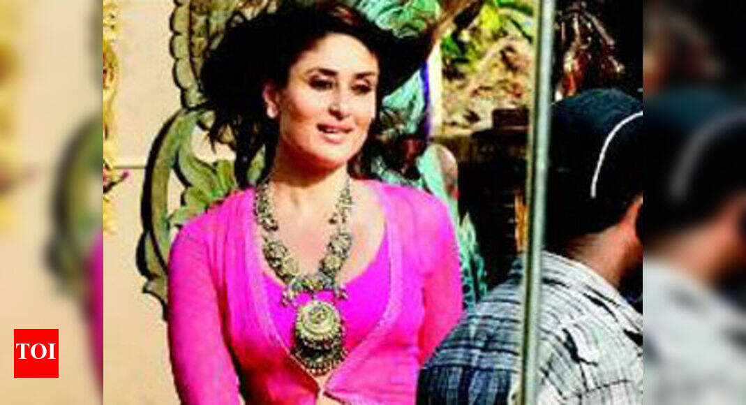 MUST SEE: Kareena's look in 'Gabbar' | Hindi Movie News - Times of India
