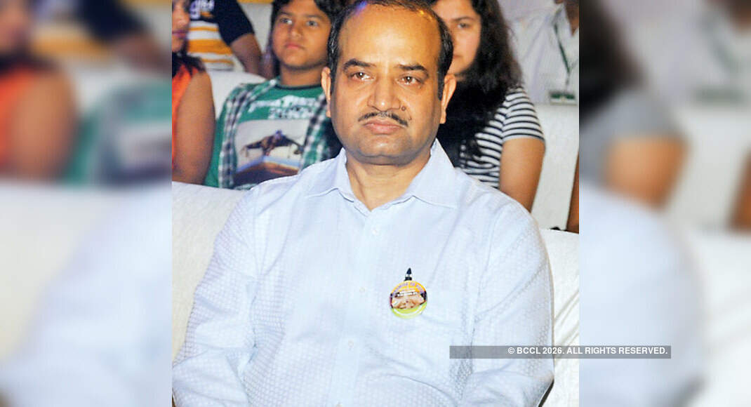 Azimul Haque, deputy commissioner, North East District during Jashn-e-Loktantra, a voter ...