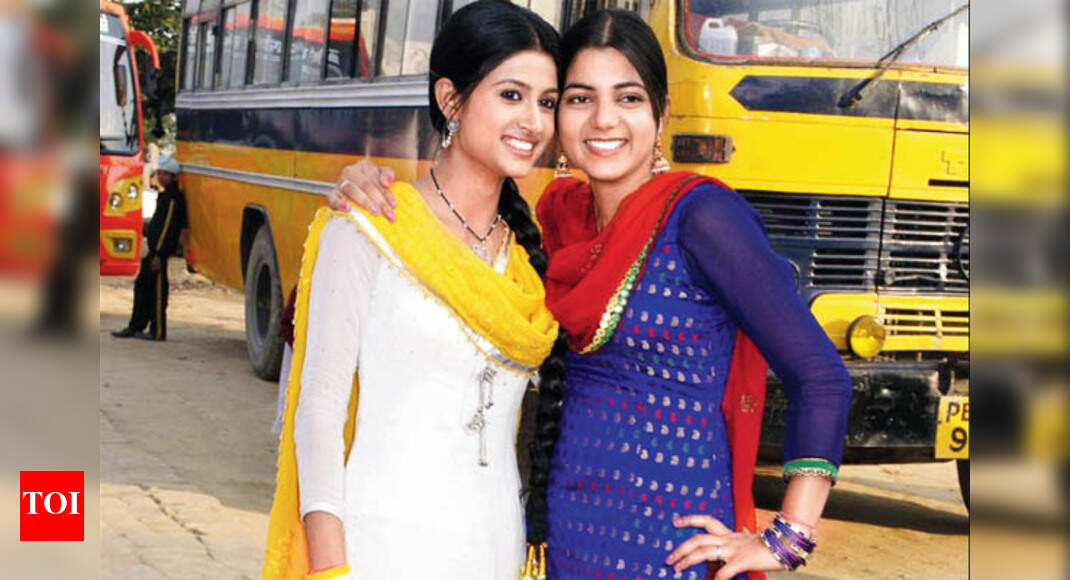 Shefali-Neha on a pack of snacks - Times of India