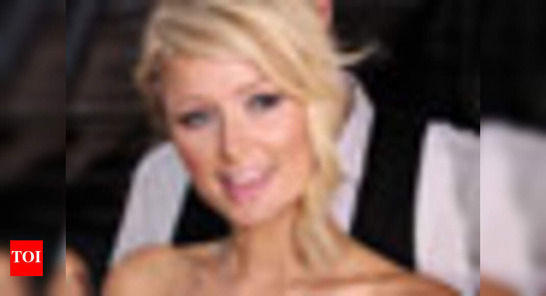 Paris to record duet with rocker beau | English Movie News - Times of India