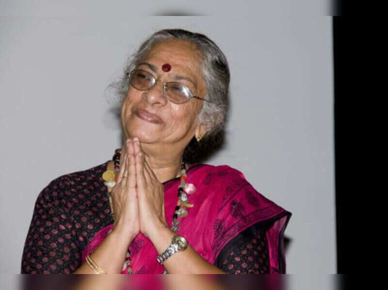 theatre: B Jayashree relives her childhood days | Kannada Movie News ...