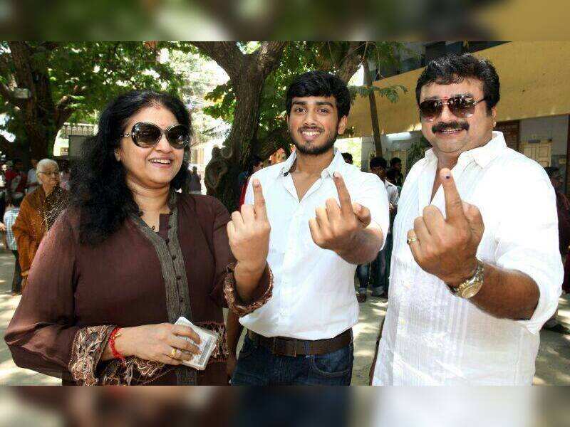 Jayaram and family cast their votes | Malayalam Movie News - Times of India