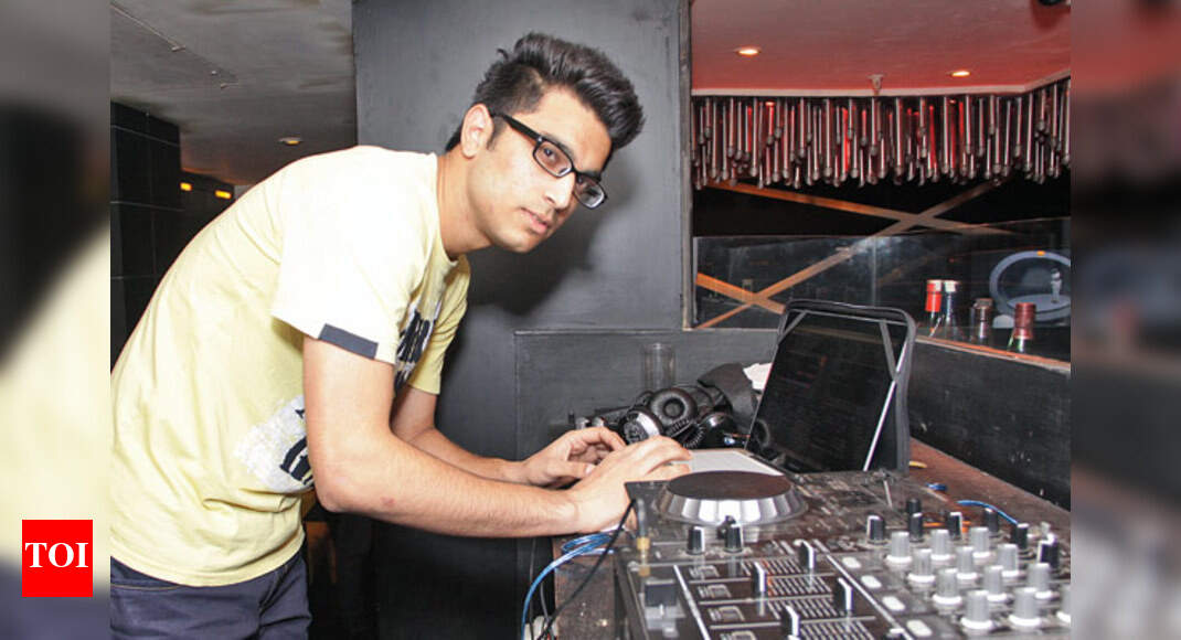 DJ Mayank rocks the night at Punjabi Bagh in Delhi | Events Movie News ...