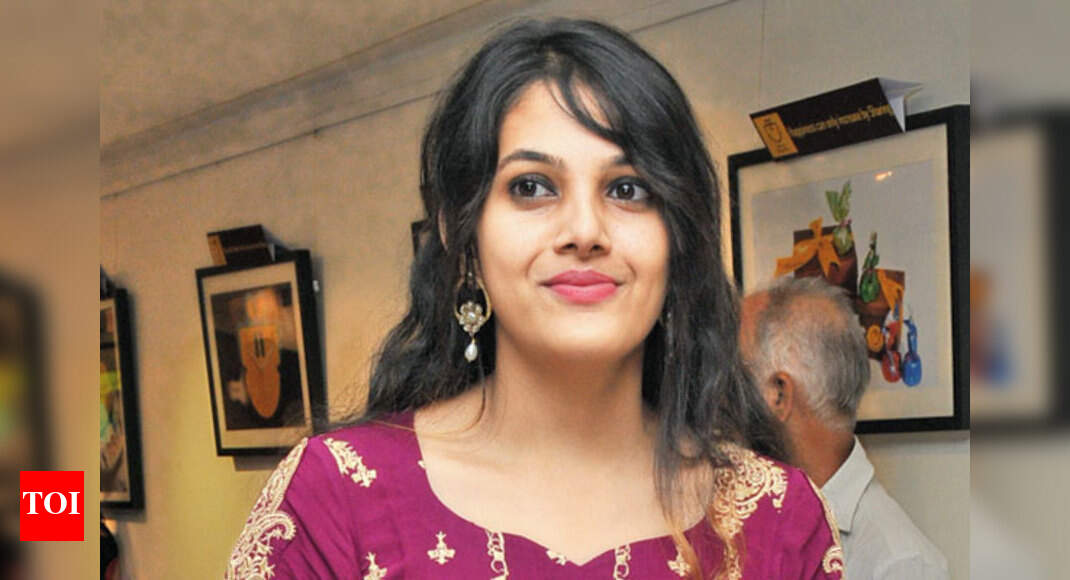City socialites get together for 'gifting happiness' at Muse Art ...