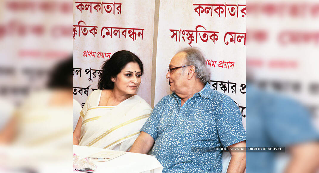 Roopa Ganguly and Soumitra Chatterjee at Biplab Das Gupta's album ...