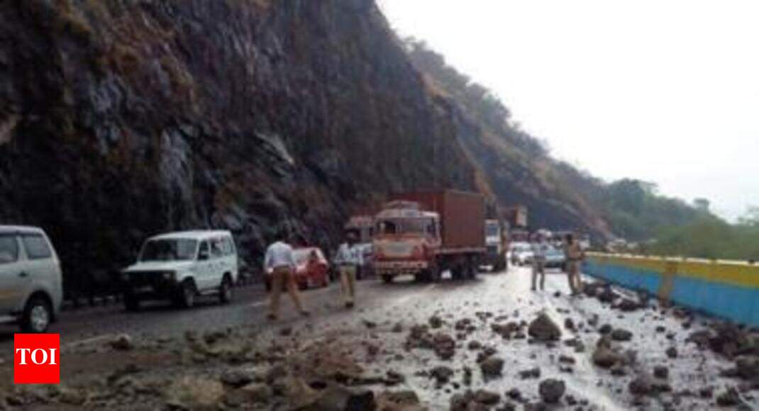 Landslide on Mumbai-Pune expressway, rains in Raigad | Navi Mumbai News - Times of India