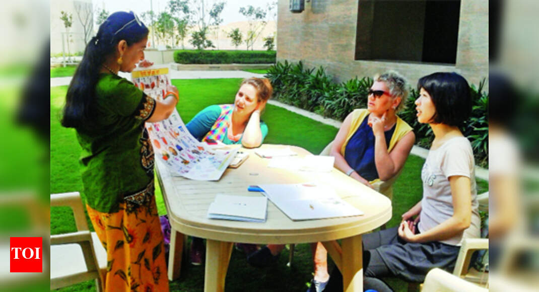 Hindi classes bridge the expat gap in Ggn - Times of India