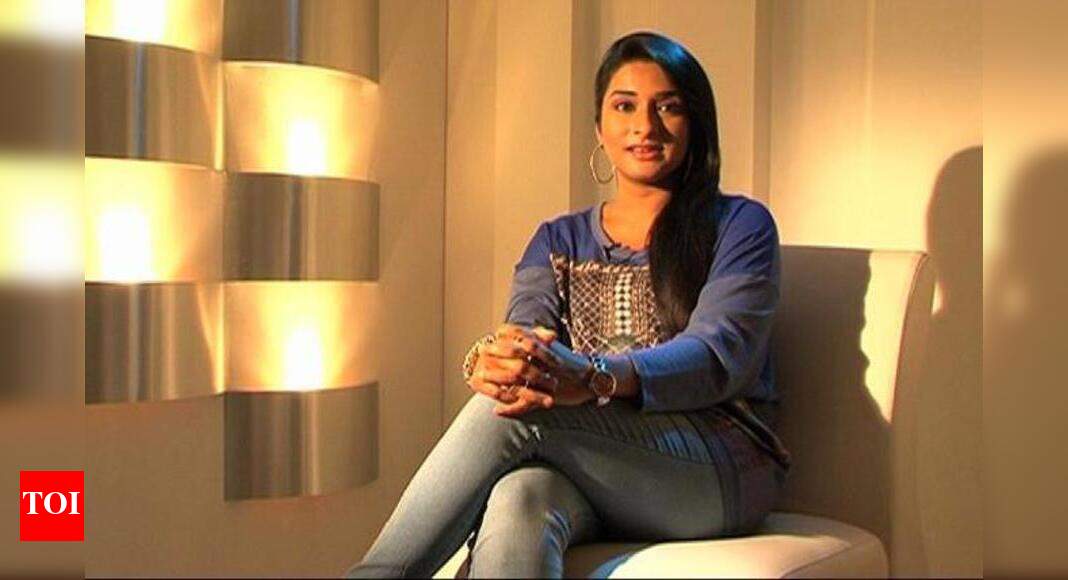 Anchoring is difficult: Ramya - Times of India