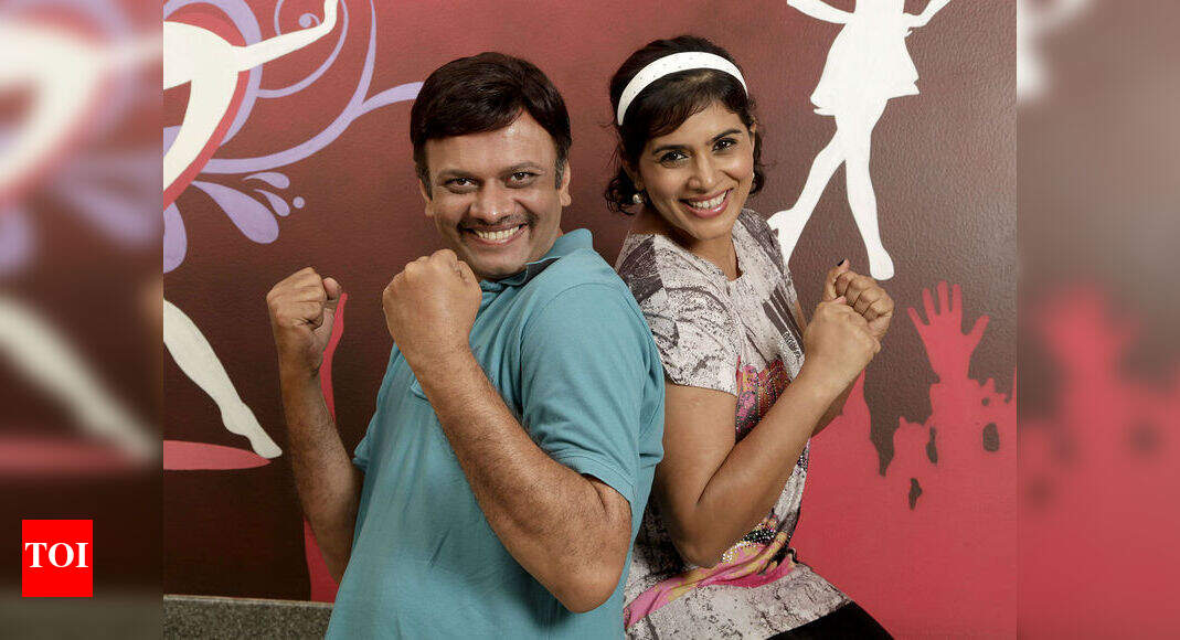 Sonali Kulkarni: White Lily Aani Night Rider touches the 300th mark ...