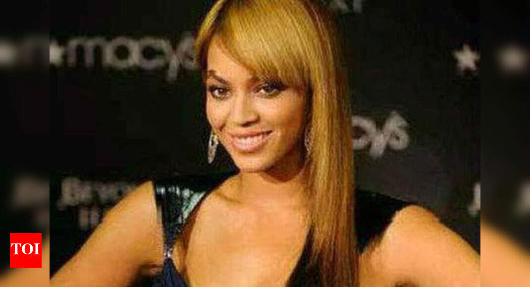 Hollywood's new trend: Celebrity face T-shirts - Times of India