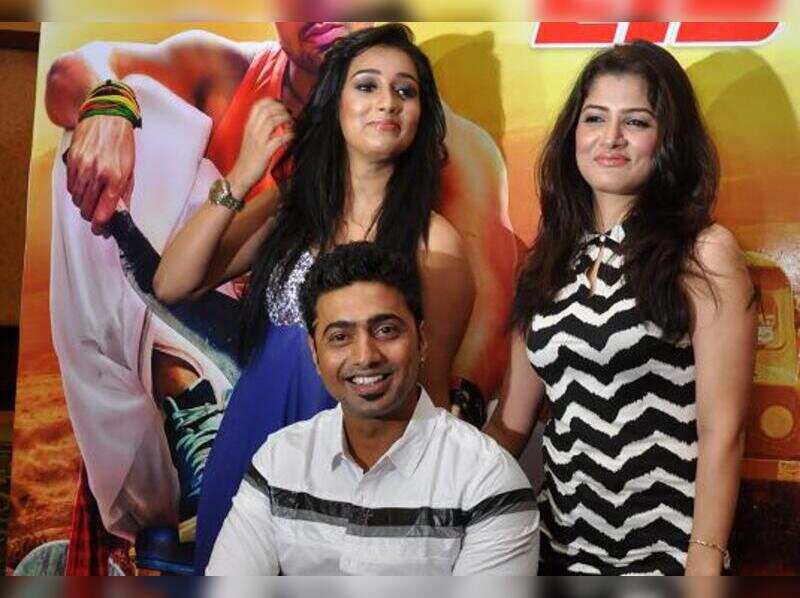Dev, Srabanti unveil Bindaas first look | Bengali Movie News - Times of India
