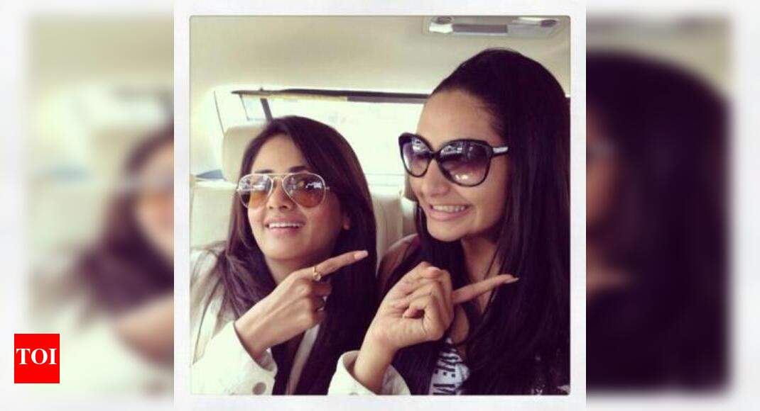 Parul Yadav forgets Ragini Dwivedi's birthday? | Kannada Movie News ...