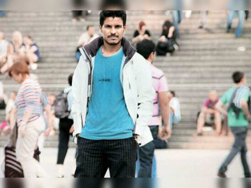 It's not mandatory to be friends with actors, says Sujay | Marathi ...