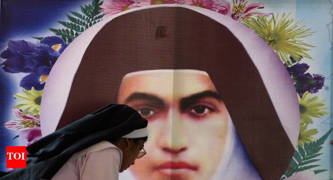 Kerala nun becomes India's first woman saint | India News - Times of India