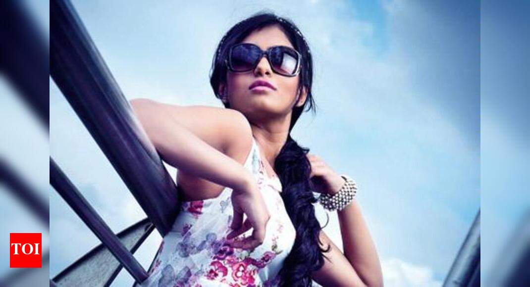 Deepa learns Tamil by talking | Tamil Movie News - Times of India