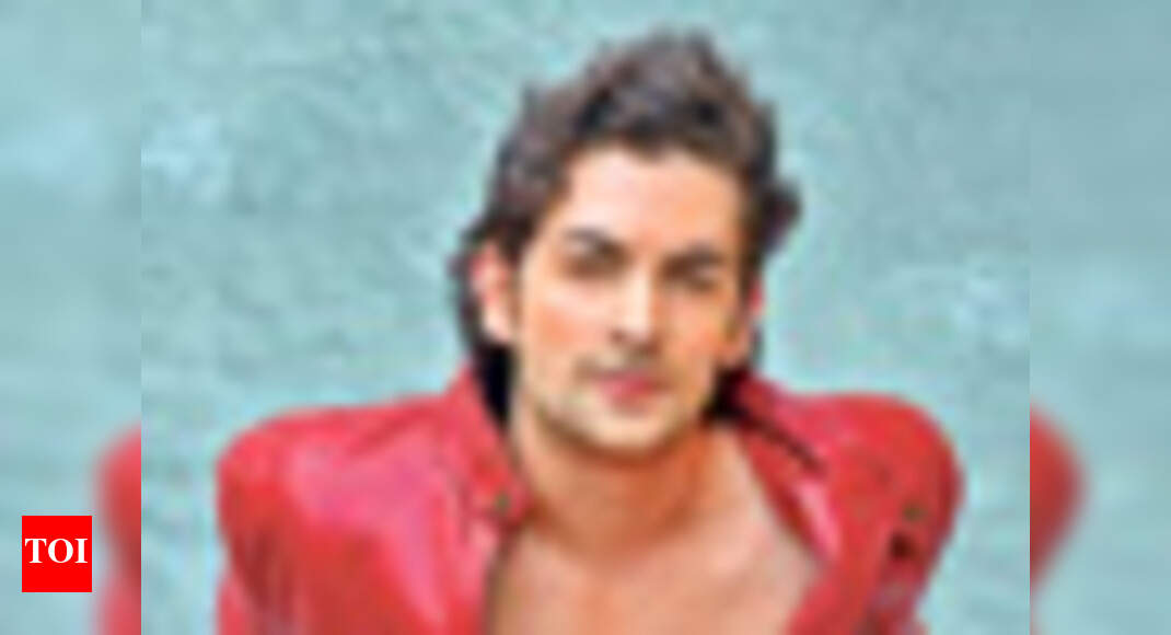 Neil shoots on sight | Hindi Movie News - Times of India