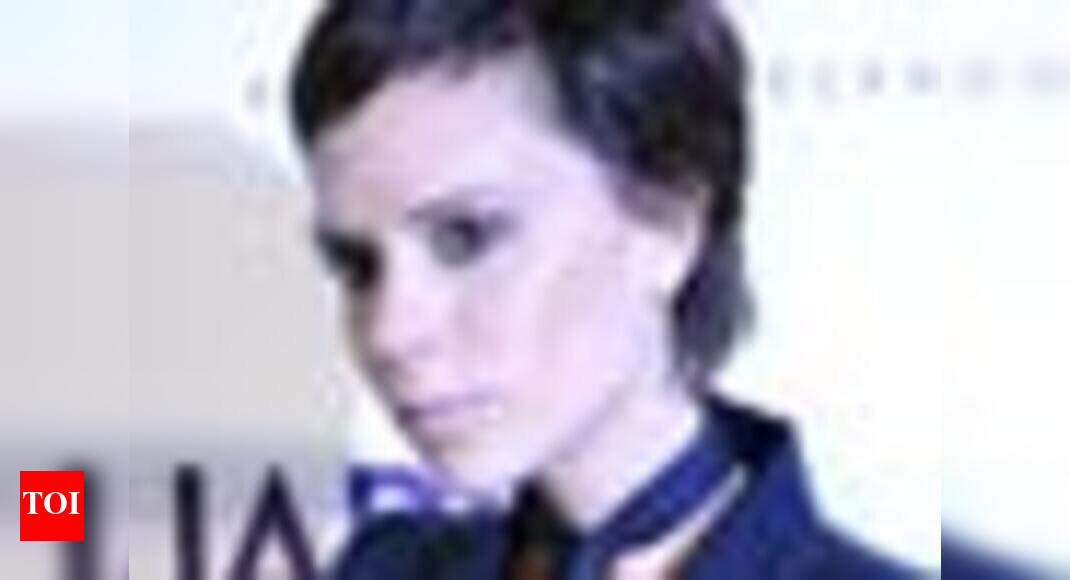 Posh furious with Loos' taunts | English Movie News - Times of India